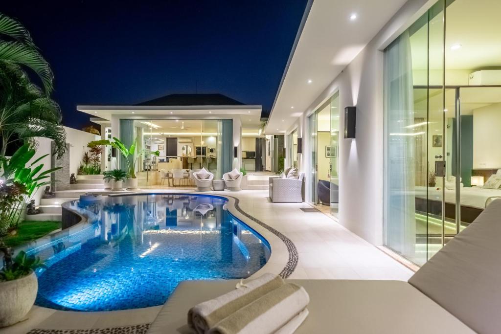 Villa Mattina - 3 BR Modern Abode w/ AC Living, Canggu (aktualisierte ...