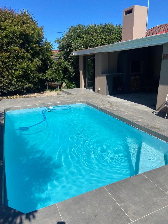 Well Equipped home to enjoy in Plettenburg bay, Plettenberg Bay ...