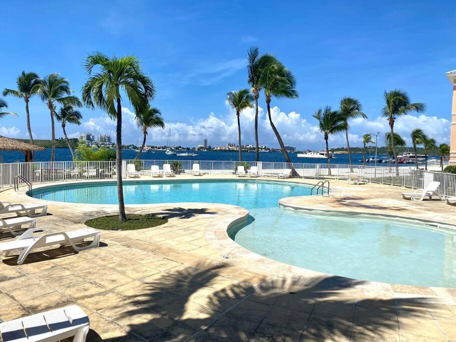 Pool and sea view, Baie Nettlé, Saint Martin (updated prices 2025)
