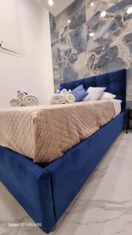 By Dint Of Là Gì? - Tìm Hiểu Ý Nghĩa, Cách Dùng và Ví Dụ Minh Họa