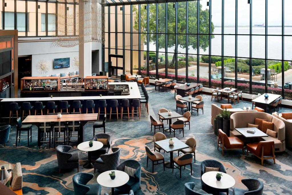 San Francisco Airport Marriott Waterfront, Burlingame (updated prices 2025)