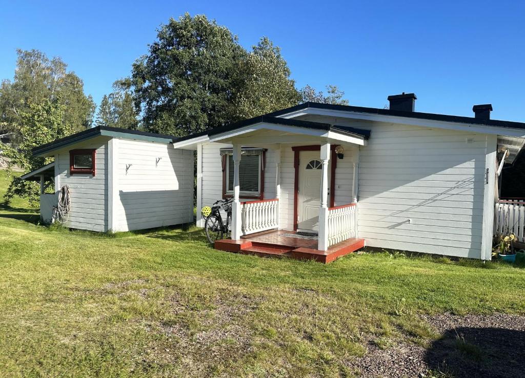 Cozy cottage in Kil near lake Fryken, Kil (updated prices 2025)