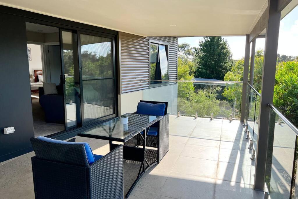 Spacious modern Gem Cozy Haven Lake & Beach oasis., Loch Sport (updated ...