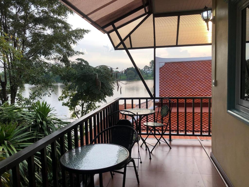 Ruen Thai Ban Rim Nam, Kamphaeng Phet (updated prices 2025)