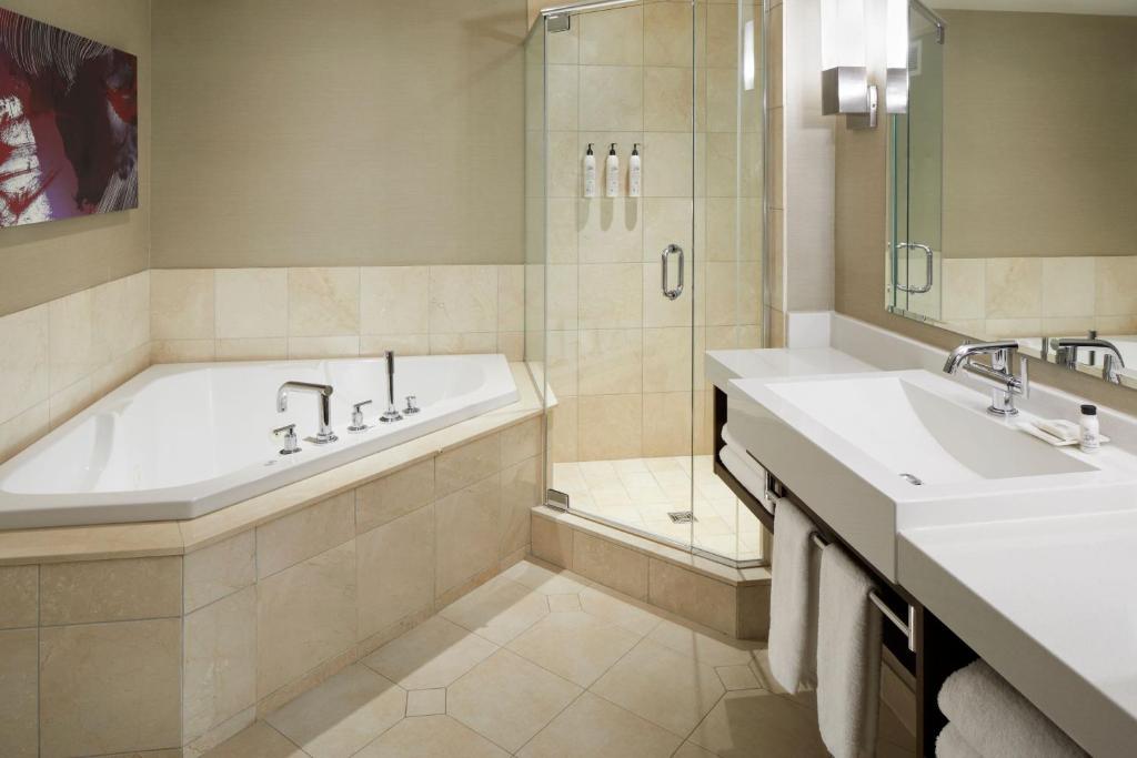 Delta Hotels by Marriott Montreal, Montreal (updated prices 2025)