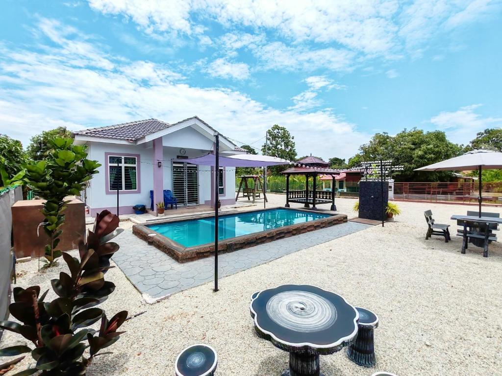 Homestay Restu Mak Abah Private Pool Melaka, Merlimau (updated prices 2025)