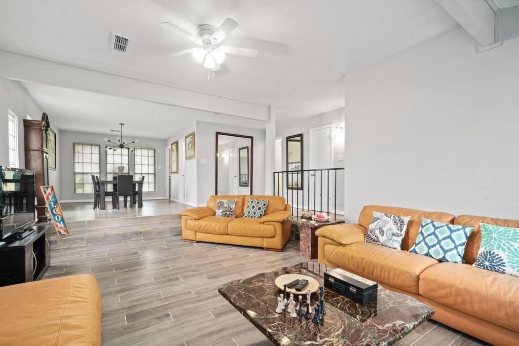 Newly remodeled 4 Bedroom 3 full bath, Denton (updated prices 2025)