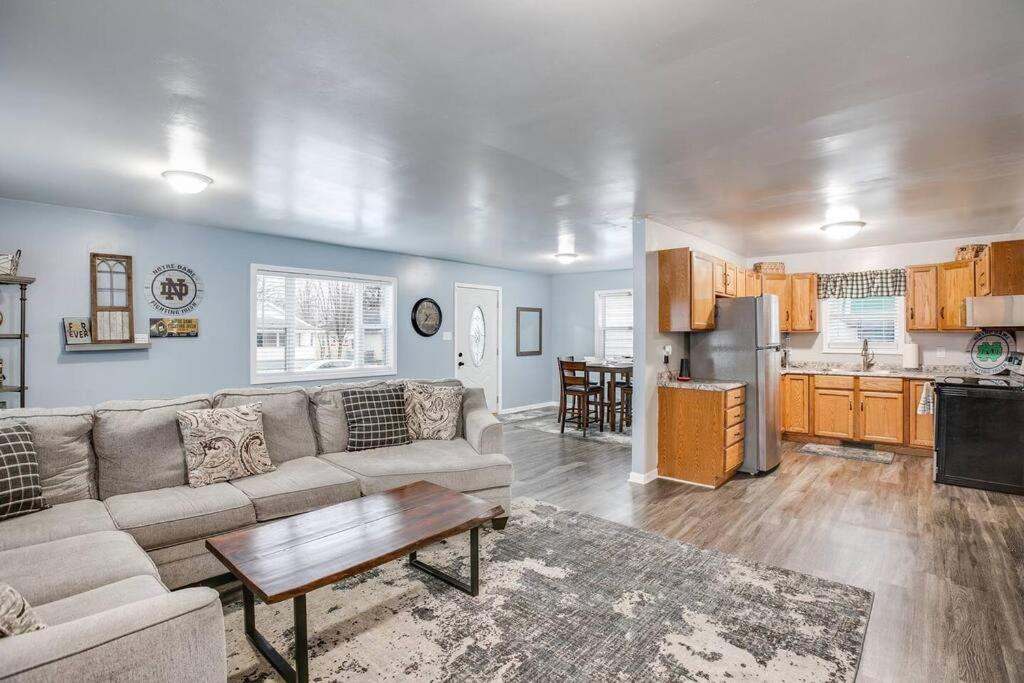 Newly Updated Smart Home 1 mile from ND & Eddy St, South Bend (updated ...