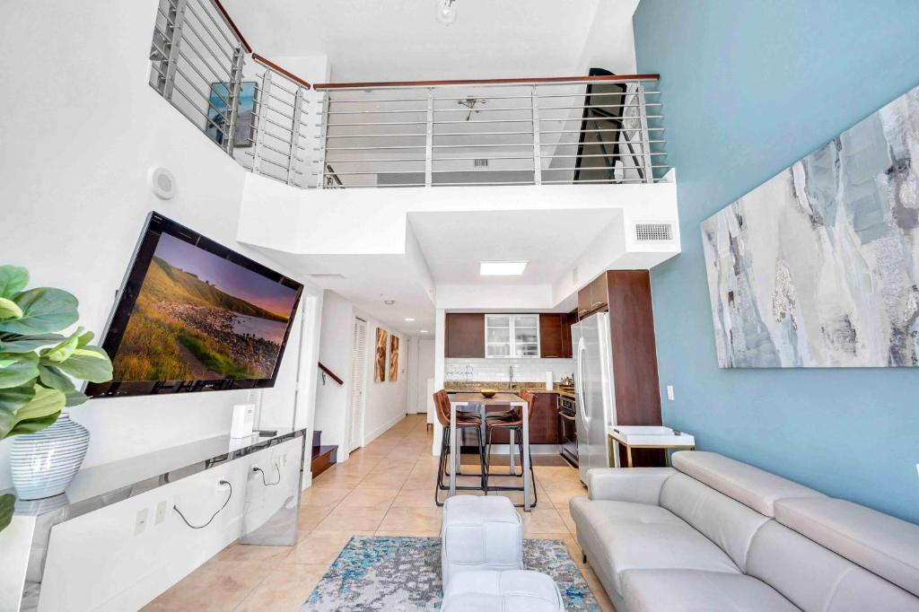 *Spacious 2BR Loft Brickell W/Stunning Views*, Miami (updated prices 2024)