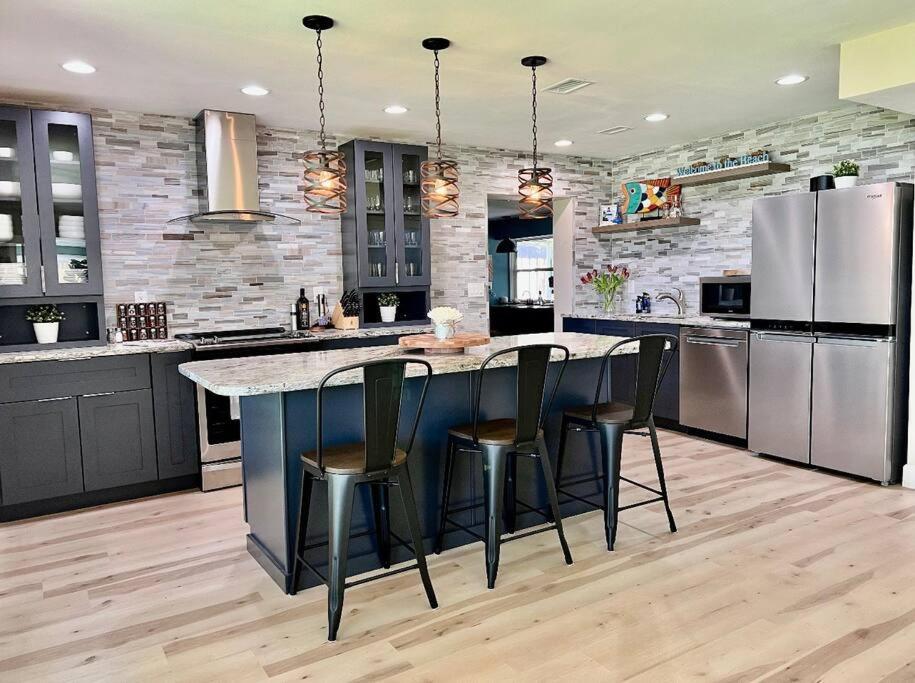 Sea la Vie - Beach Town Charm+Newly Renovated, Cocoa Beach (updated ...