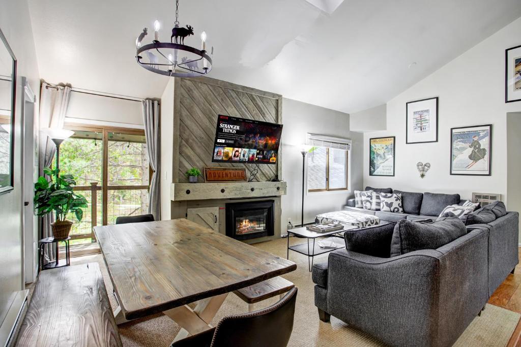 Luxury 2 Bedroom Condo with Pool Hot Tub and Sauna, Keystone (updated ...