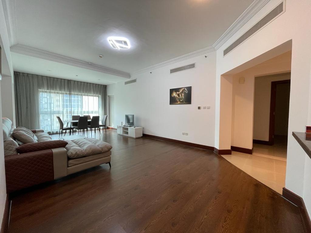 Palm Jumeirah 2 Bedrooms Apartment at Golden Mile 6, Dubai (updated ...
