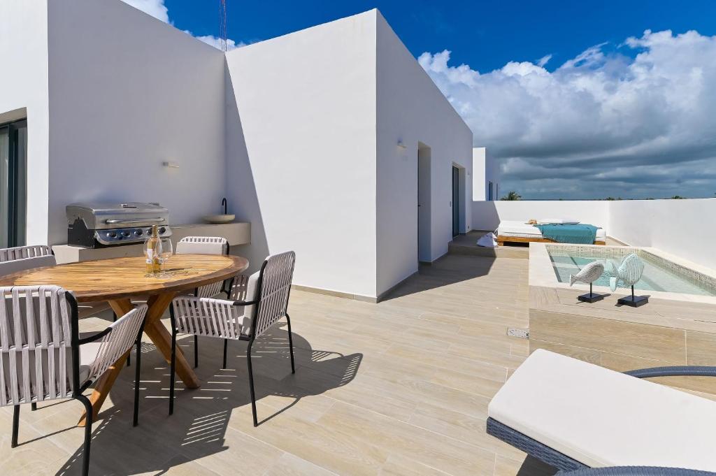 Luxury Penthouse with Bbq rooftop and Picuzzi, Punta Cana ...