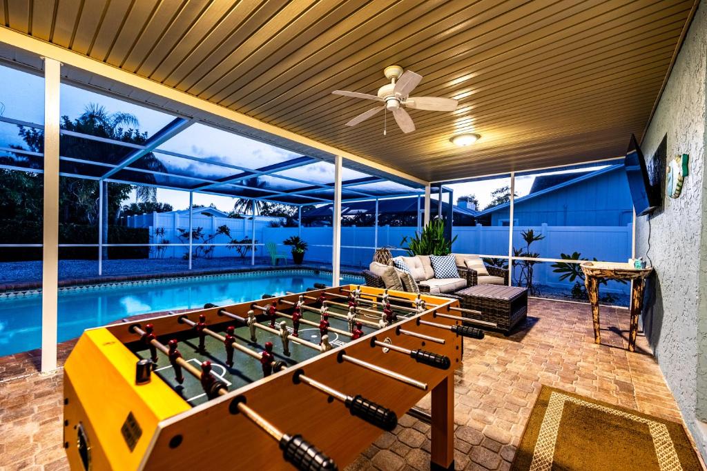Now Booking Summer! Montauks Point! Private Pool Home 10 Min> Drive To Anna Maria Beaches! - Bradenton, FL