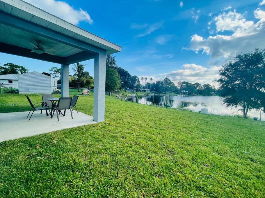 Brand New Lake View House - Self Check-In, Lake Placid (precios ...
