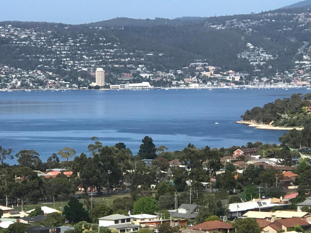 House with Magnificent Panoramic Harbor Views Howrah, Howrah (updated ...