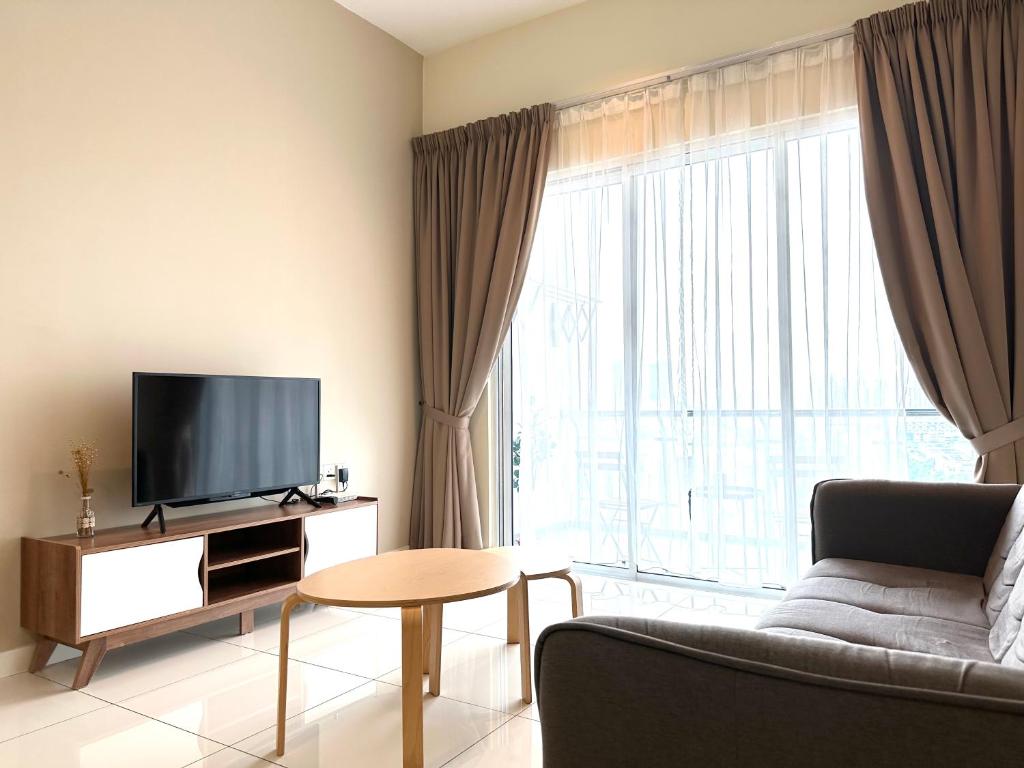 Muji Om Love 6pax Skypod Puchong Near IOI MALL -7 mins, Puchong ...