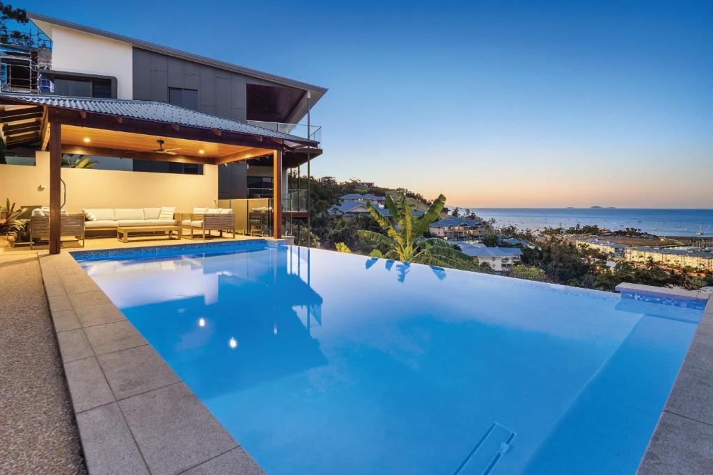 Relax & Daydream at 2 Elementa, Airlie Beach (updated prices 2025)