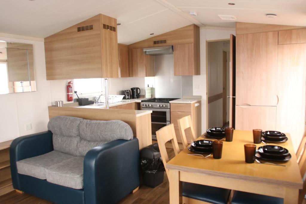 Captivating 6-Person Caravan in Rhyl, Rhyl – Updated 2023 Prices