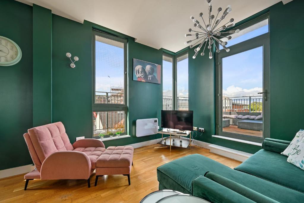 Luxury 2 Bedroom Penthouse In Chertsey, Chertsey (updated prices 2026)