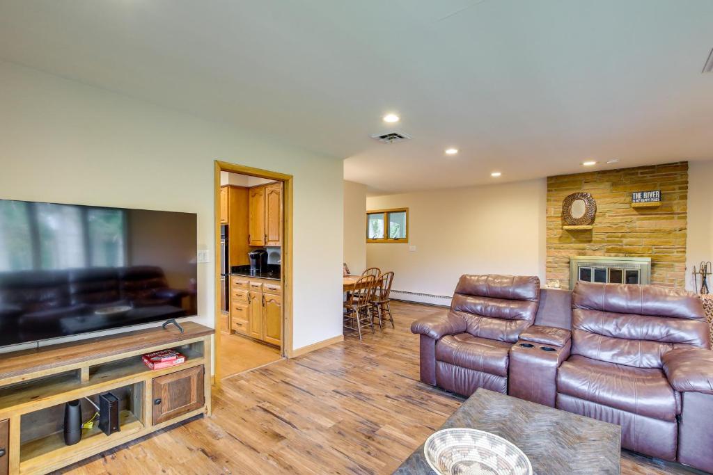 Charming Clintonville Retreat - Relax and Kayak!, Clintonville ...