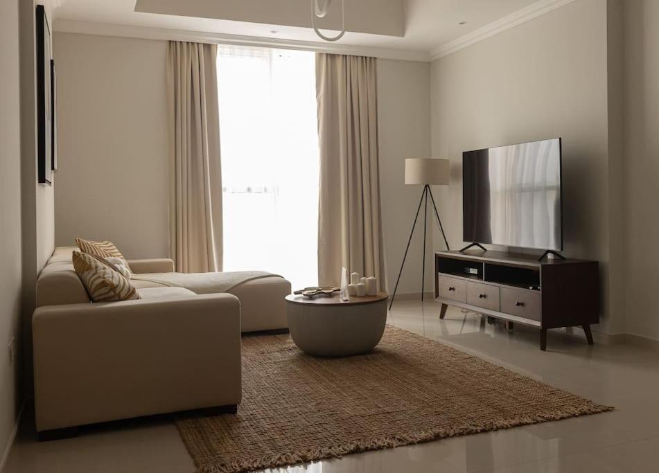 1 Bedroom Apartment, Dunya Tower in Downtown #4, Dubai (updated prices ...