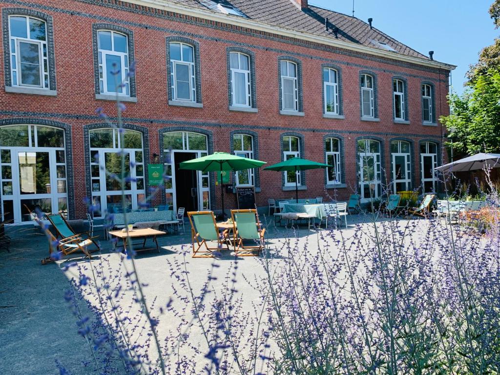 De Lotuspoort met Mihr's B&B in de Abdij van Bornem, Bornem (precios ...