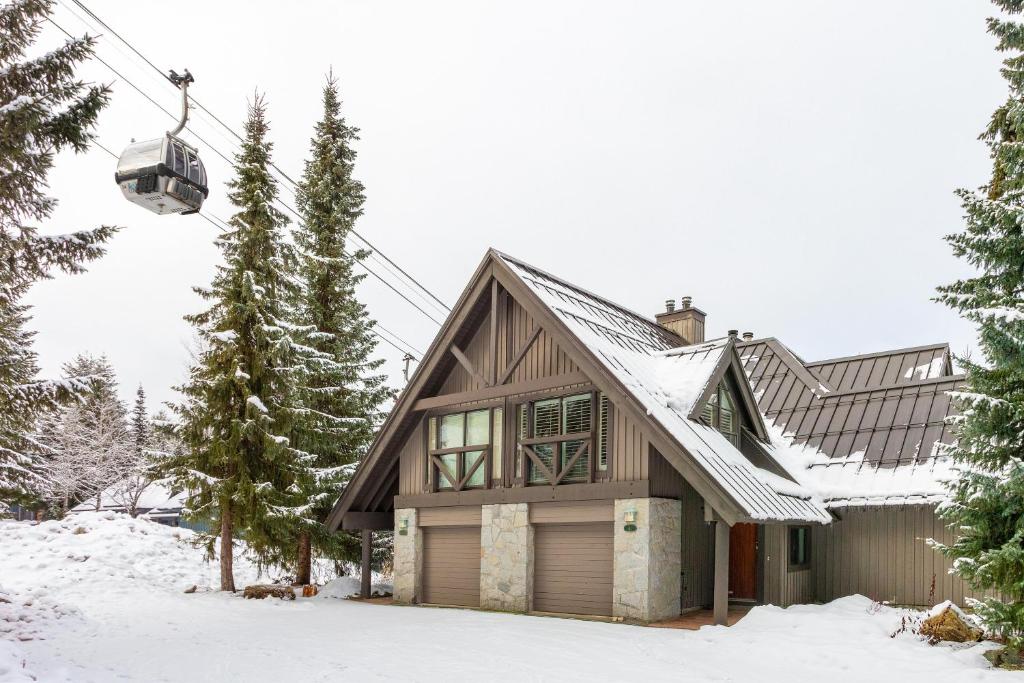 Pinnacle Ridge 21 | Family Townhome w/ Prime Ski Access, Hot Tub, 2 ...