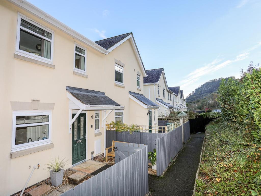 3 Trem Y Dolydd, Conwy (updated prices 2025)