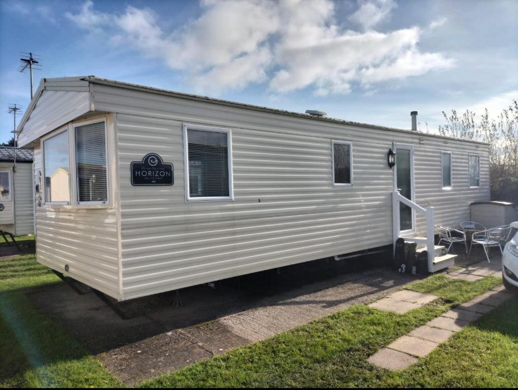 Caravan Lyon’s Robin Hood Rhyl tp70, Rhyl (updated prices 2026)