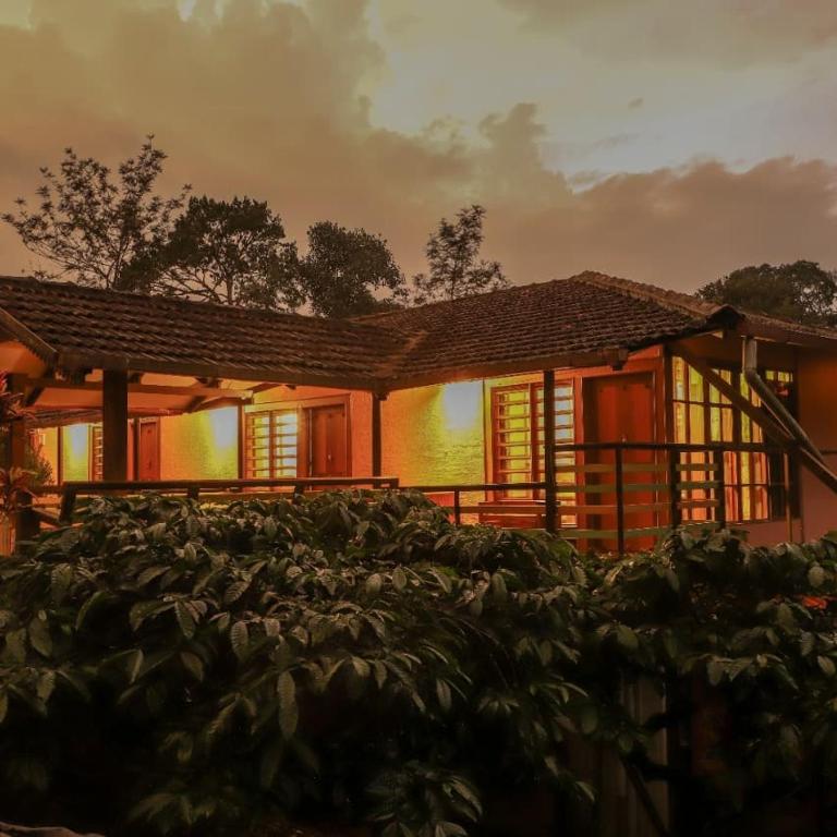 Coorg coffee estate 3 bedroom villa with open balcony, Napoklu (updated ...