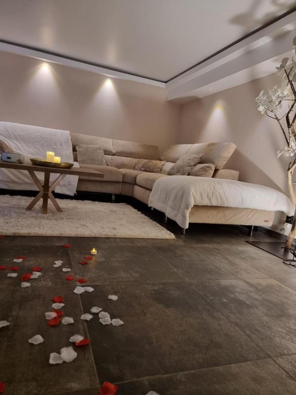 La Room, Pont-Sainte-Maxence (updated prices 2026)