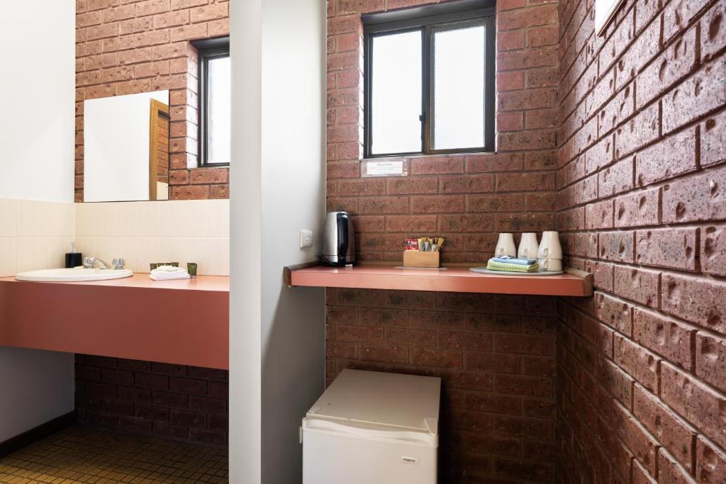 The Harrietville Snowline Hotel, Harrietville (updated prices 2025)