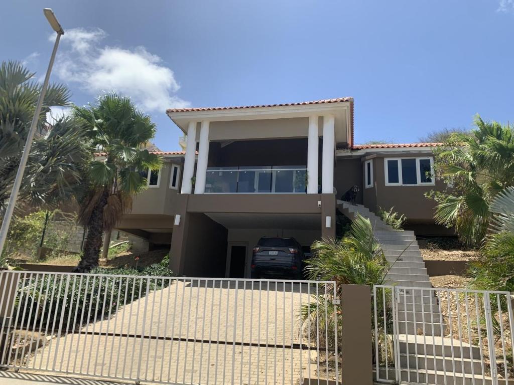 Charming house in Curacao, Willemstad (updated prices 2026)
