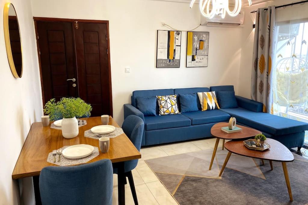 Apartman Coastal Palace - Wi-fi, Netflix, Hot water, View (CMR Duala ...