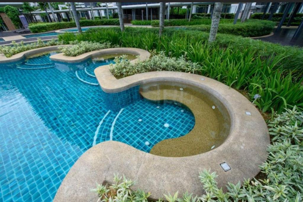 Cozy KL Sunway Velocity Residence for 1-5pax connected to MRT & Malls ...