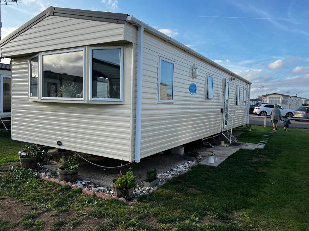 Wonderful 7 Berth Caravan At St Osyth Beach Holiday Park, Ref 28025d ...