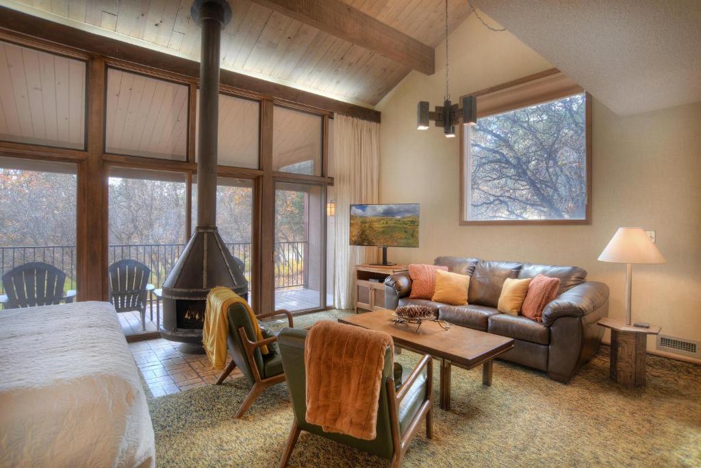 Tamarron Gambel Oak - 760, Durango (updated prices 2025)