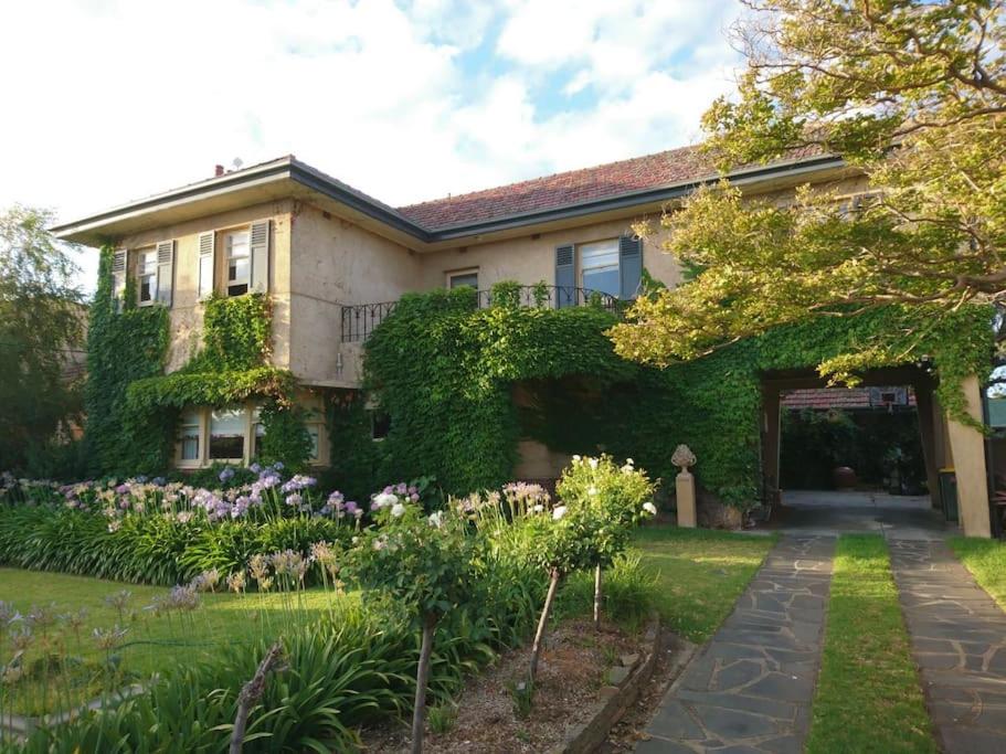 Beautiful 2 story Manor close to beach and all, Glenelg (updated prices ...