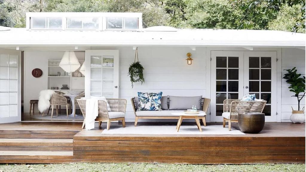 Pearl Beach Shack Pearl Beach- Pay 2, Stay 3 nights this WINTER, Pearl ...