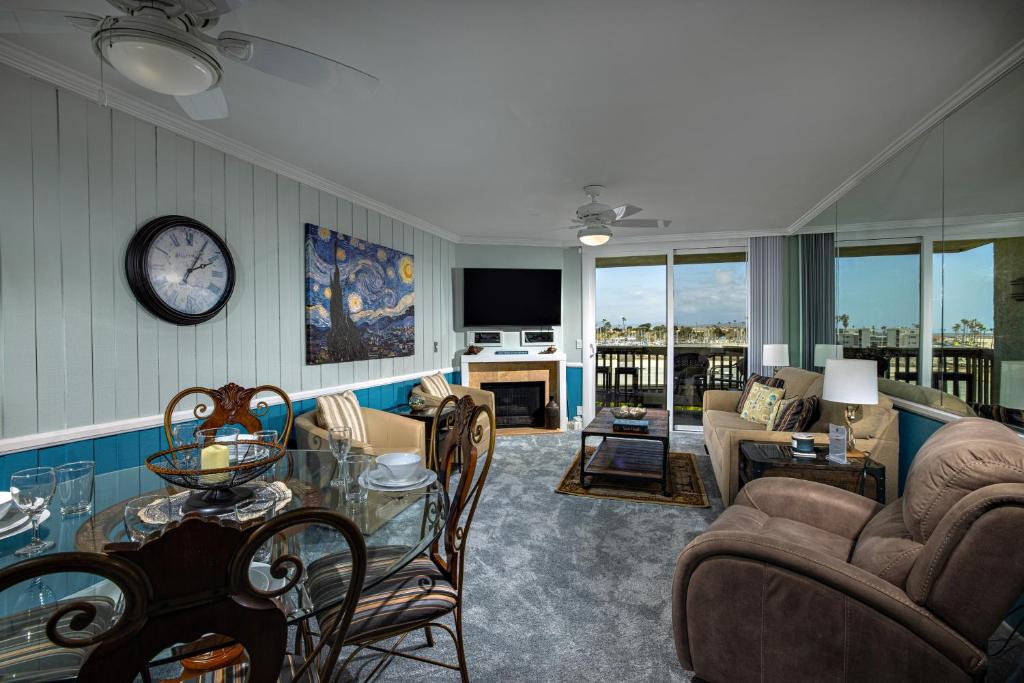 Oceanside Beach Condos, Oceanside (updated prices 2025)