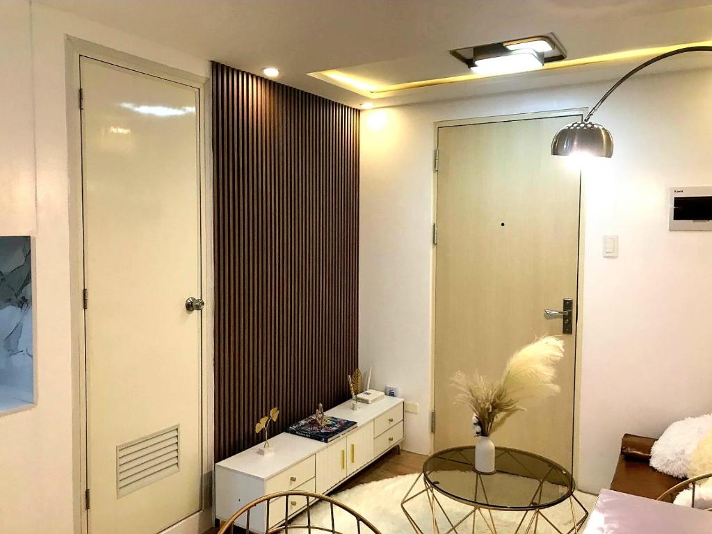 Cozy 2-bedroom apartment Urban Deca Homes, Manila (updated prices 2024)