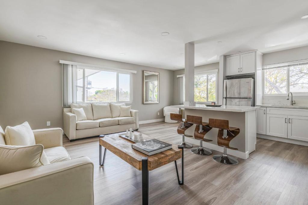 Modern Luxury Apartment WeHo Boys Town, Burbank (precios actualizados 2024)