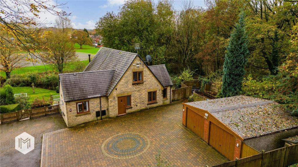 Castle De Annis, Bradshaw (updated prices 2026)