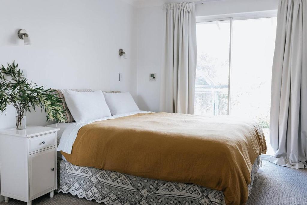 Lightkeepers Studio - private studio walk to beach, Dunsborough ...