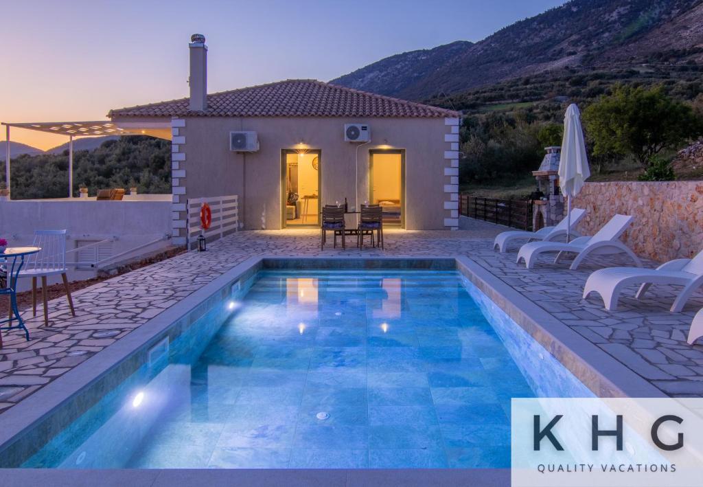 Skoumas villa surrounded by Olive trees!, Vlachata (updated prices 2026)