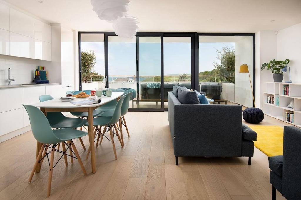 2 The Bay, Coldingham (updated prices 2025)