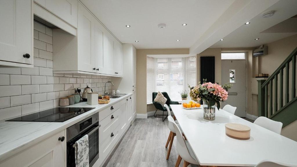 Fox Corner, Much Wenlock (updated prices 2025)