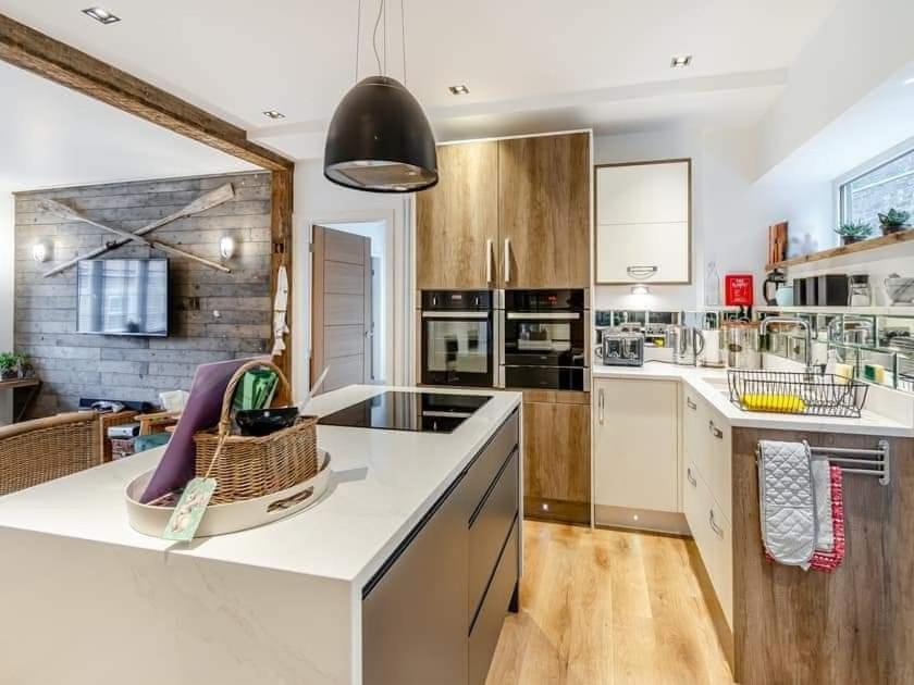 Church Hall & Secret Garden Hideaway at Summer Hills Whitby, Whitby ...