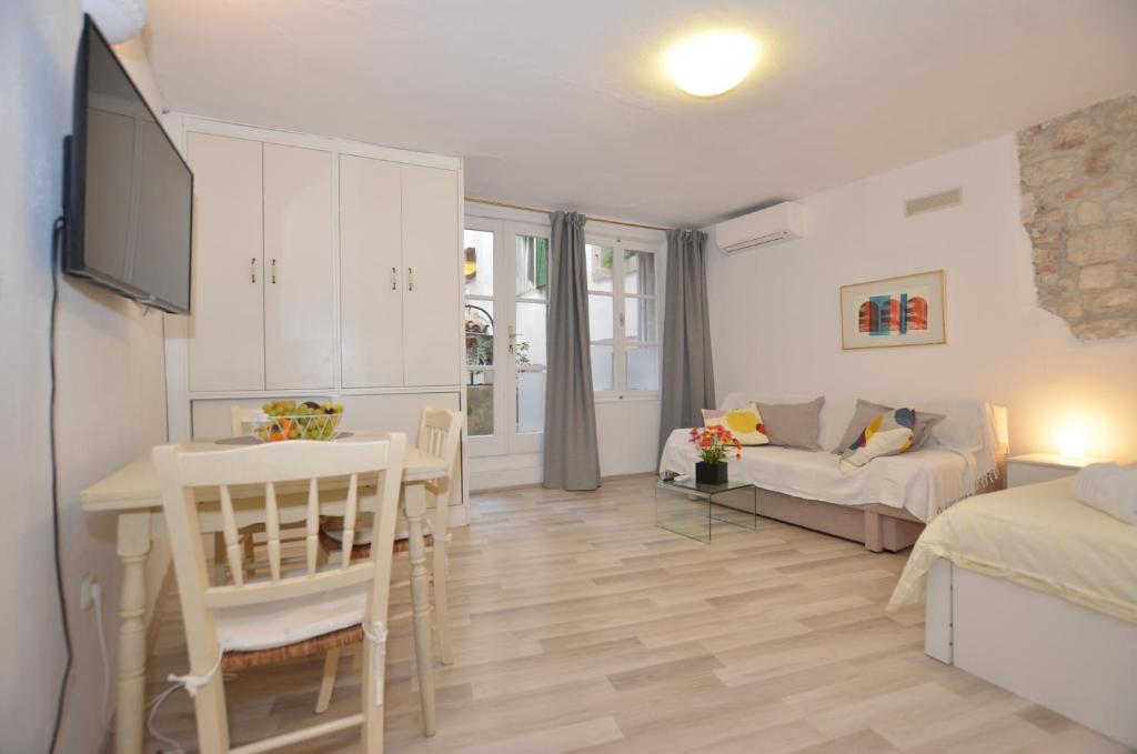 Mont 26, Rovinj (updated prices 2025)